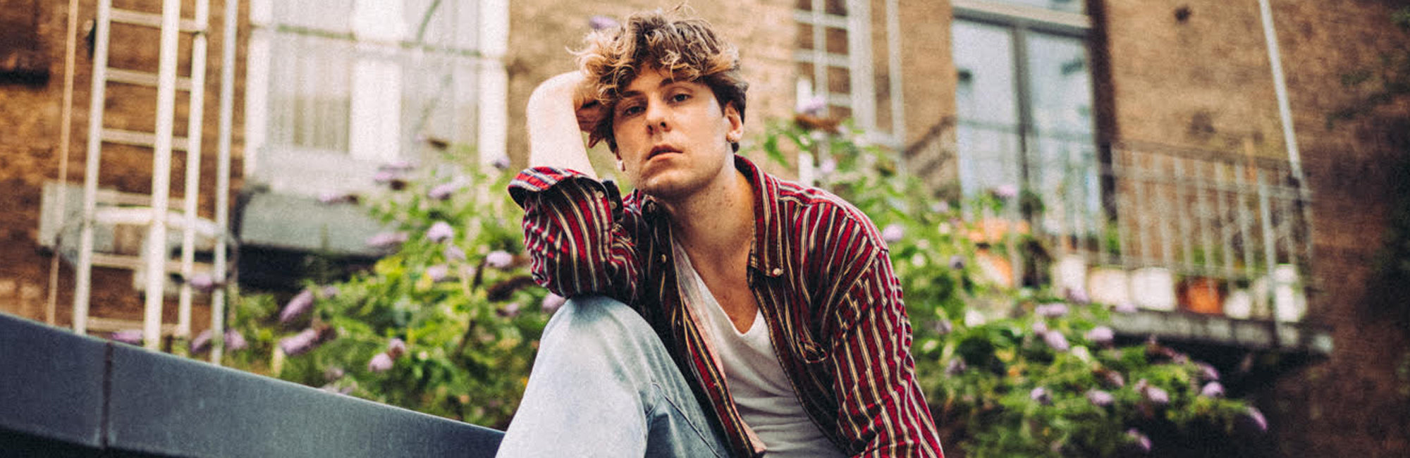 Sam James Merchandise - Limitierte T-Shirts | Releeze