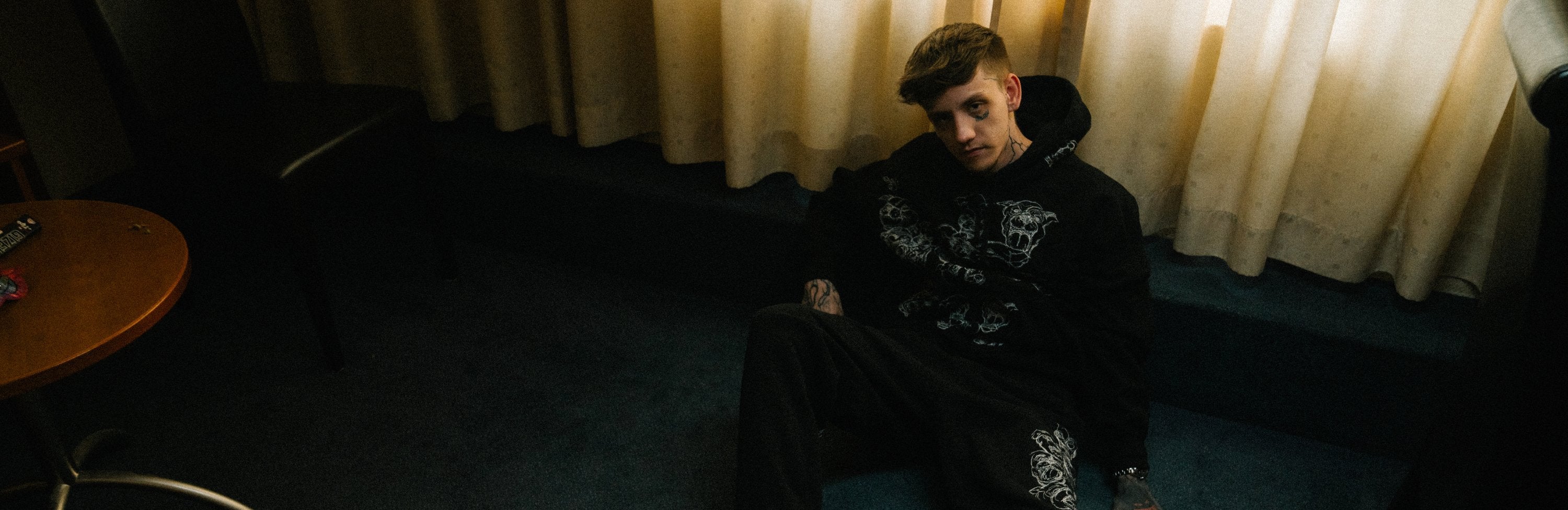 T-Low Merchandise - Offizielle T-Shirts & Musikprodukte | Releeze